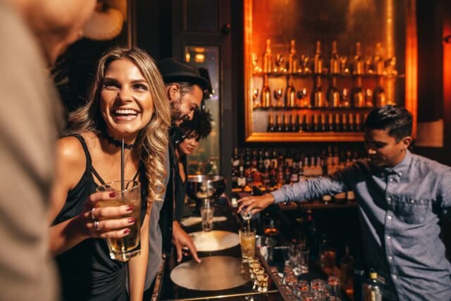 Etiquette Rules for Cocktail Party | Alchemiq Blog